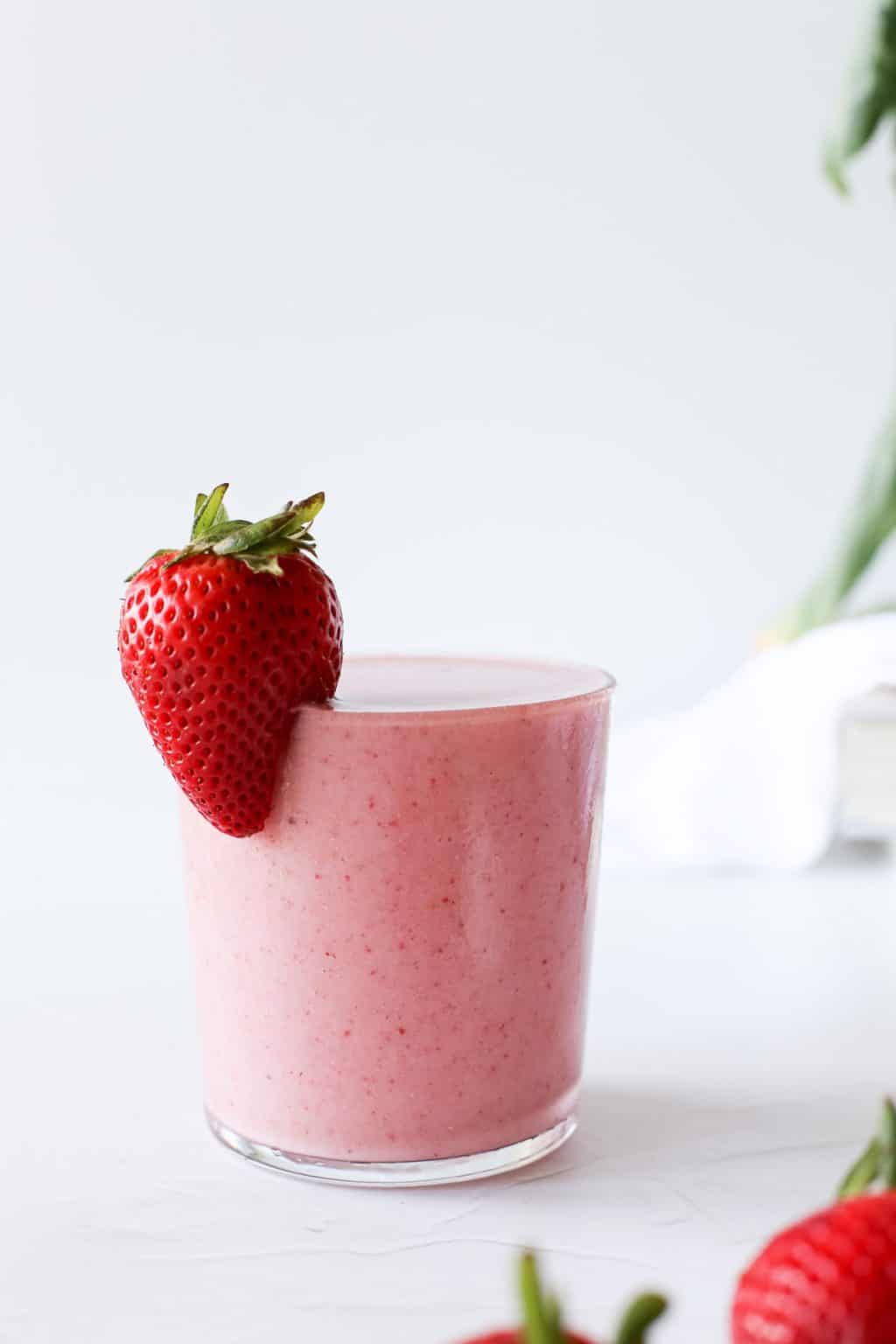 Strawberry Banana Smoothie Without Yogurt - A Nourishing Plate